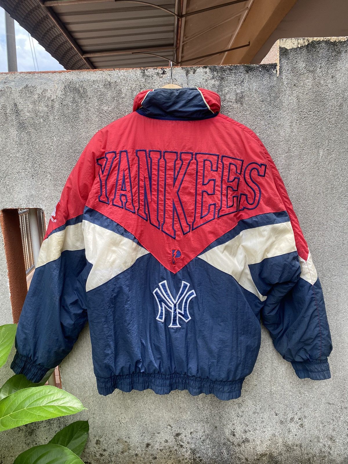 Daniel Young × Pro Player × Vintage Vintage 90s New York Yankees Puffer ...