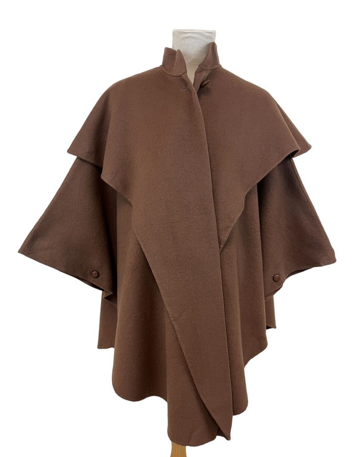 Cloak Wealthy Royal Mayor Soleil Cloaks | Grailed