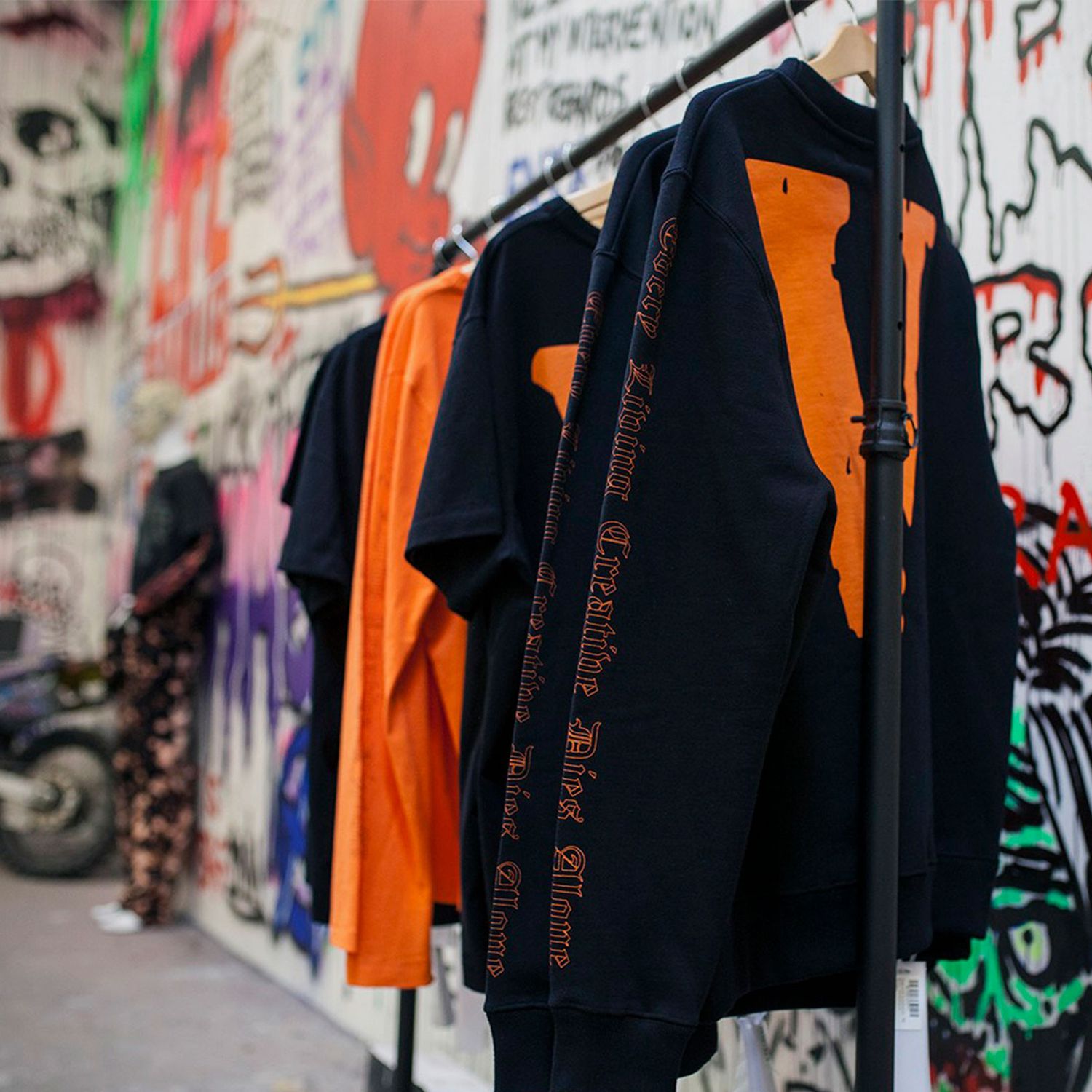 Men's Vlone Official T Shirts | Grailed